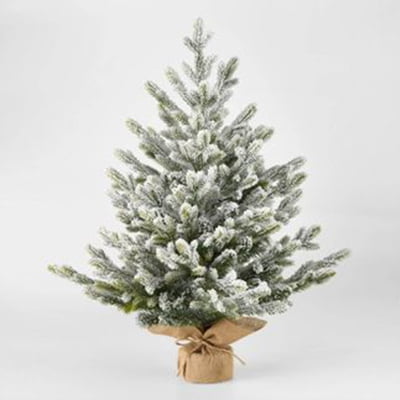 12 Festive Outdoor Christmas Tree Options For Every Outdoor Space - The ...